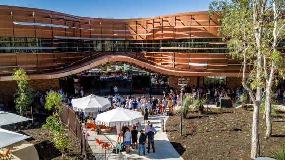 A big splash for the new Aquatic Centre - Department for Infrastructure ...